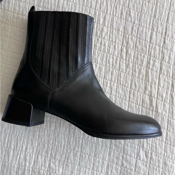 Stuart Weitzman | Shoes | Nwt Stuart Weitzman Flared Heel Black Leather ...